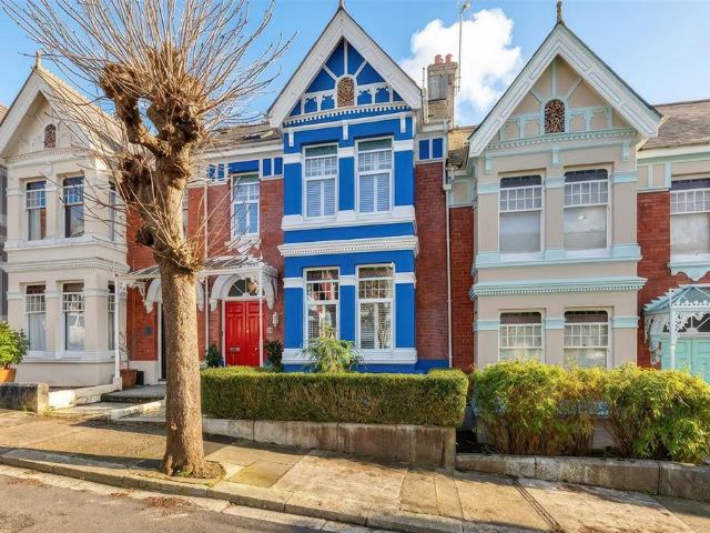 4 bedroom terraced house for sale