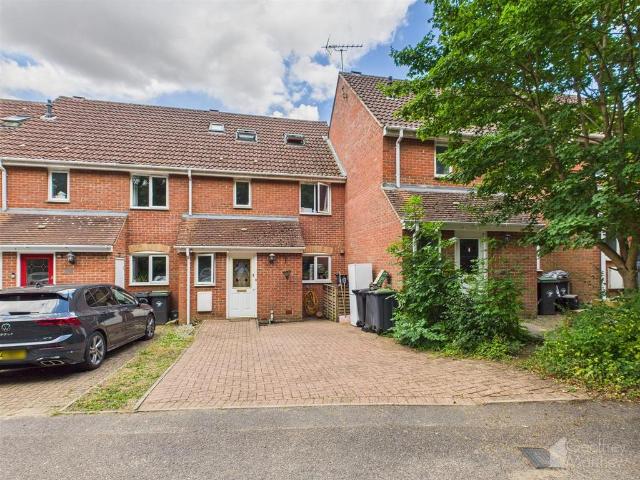 4 bedroom terraced house for sale