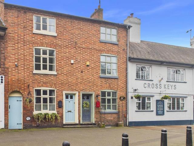 4 bedroom terraced house for sale