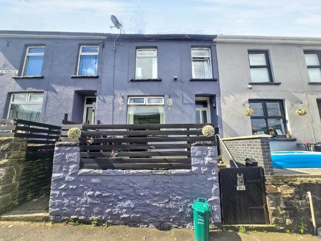 4 bedroom terraced house for sale
