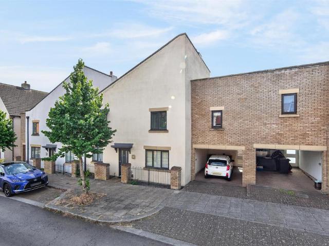 4 bedroom terraced house for sale