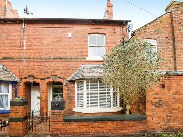 4 bedroom terraced house for sale