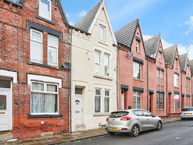 4 bedroom terraced house for sale