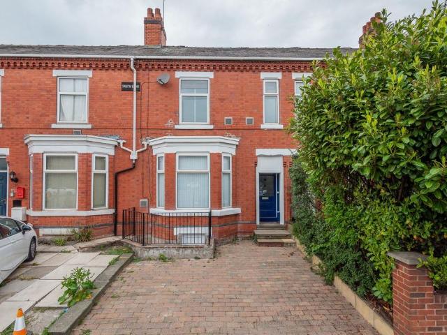 4 bedroom terraced house for sale