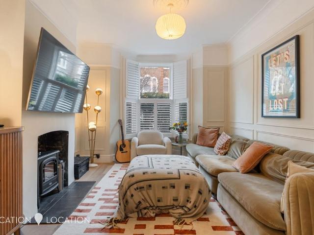 4 bedroom terraced house for sale