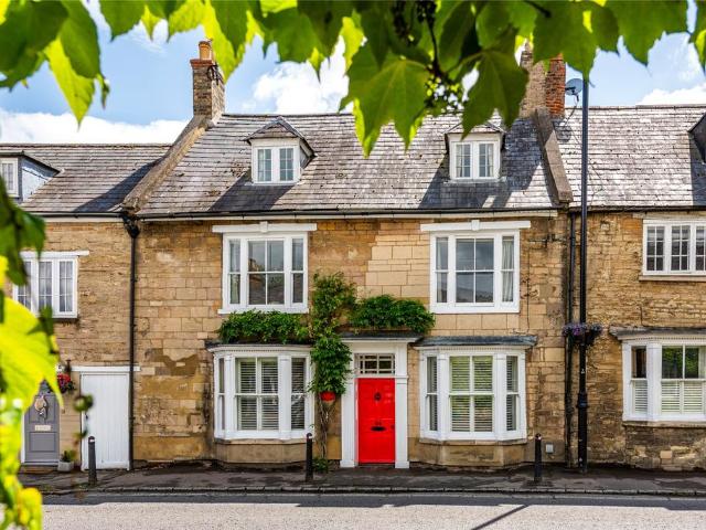 4 bedroom terraced house for sale