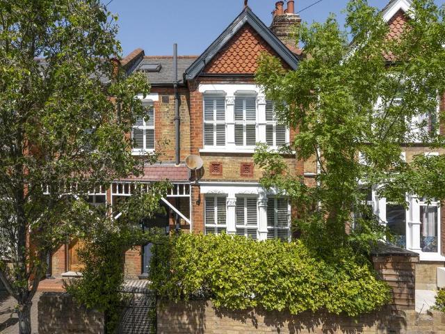 4 bedroom terraced house for sale