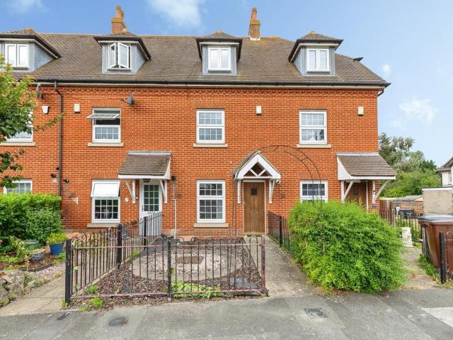 4 bedroom terraced house for sale