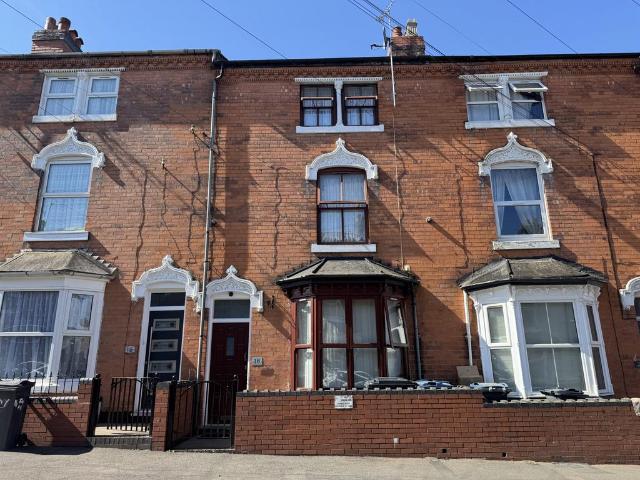4 bedroom terraced house for sale
