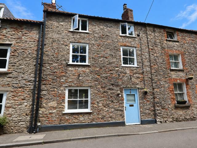 4 bedroom terraced house for sale