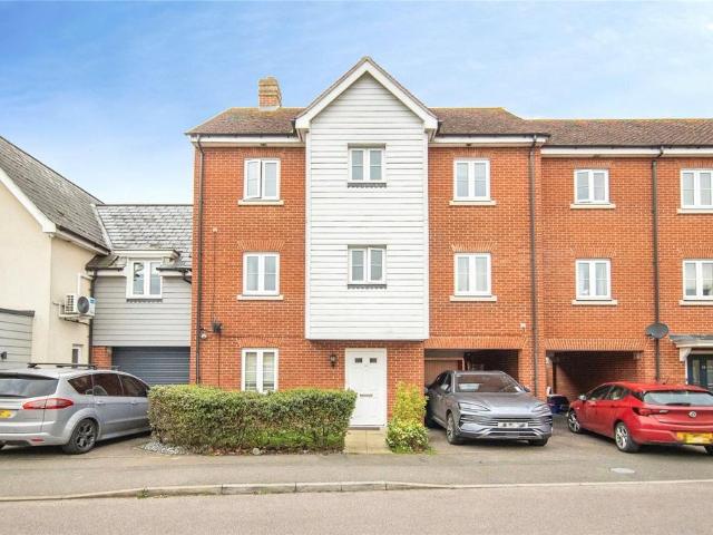 4 bedroom terraced house for sale