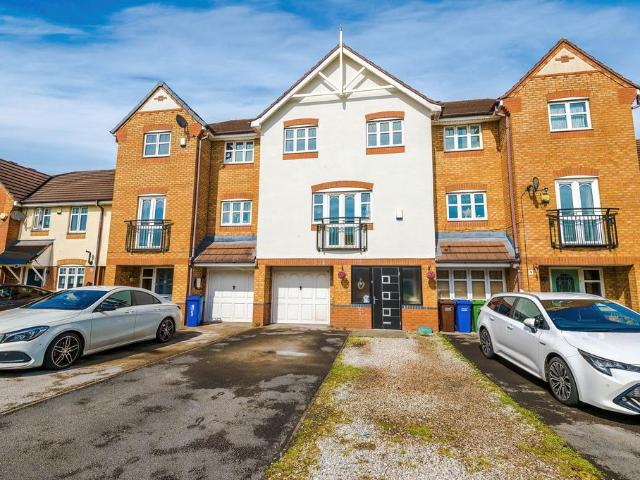 4 bedroom terraced house for sale
