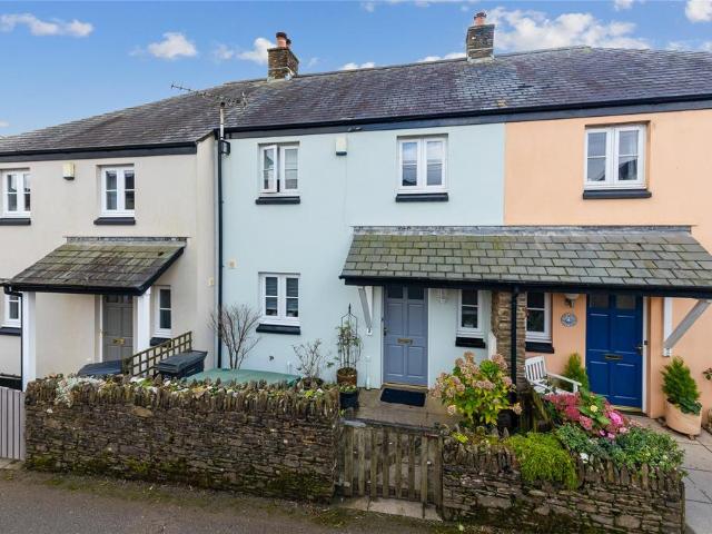 4 bedroom terraced house for sale