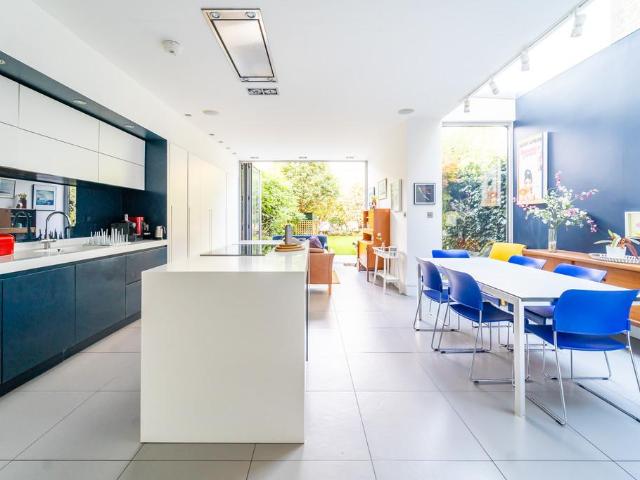 4 bedroom terraced house for sale