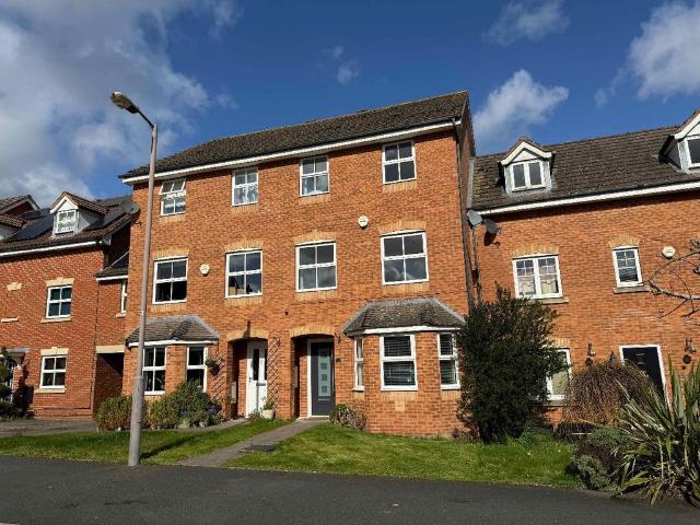4 bedroom terraced house for sale