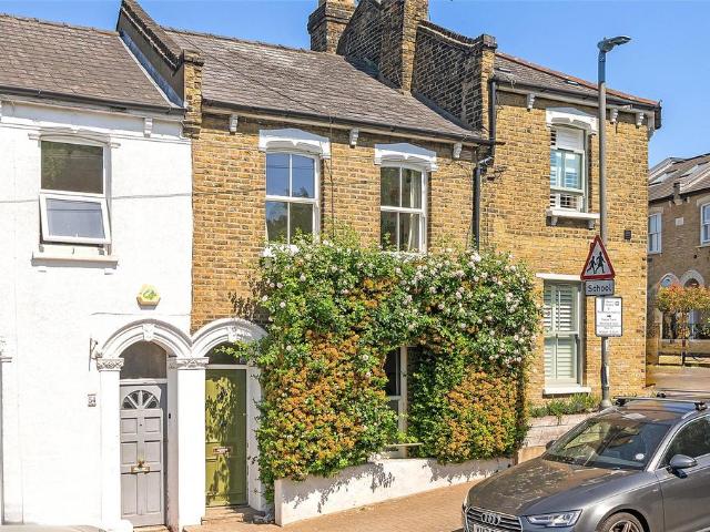 4 bedroom terraced house for sale