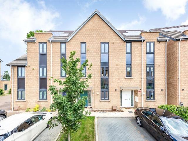 4 bedroom terraced house for sale