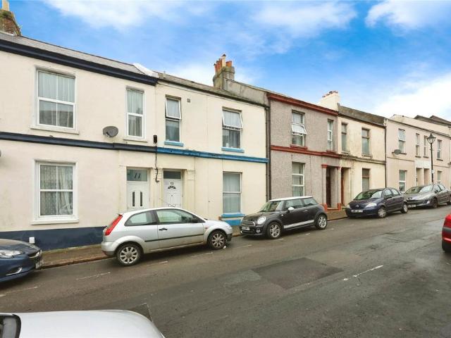 4 bedroom terraced house for sale