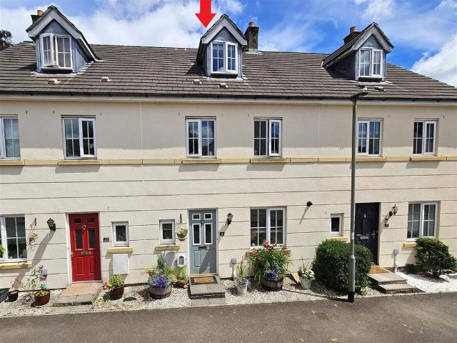 4 bedroom terraced house for sale