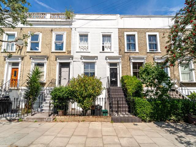 4 bedroom terraced house for sale