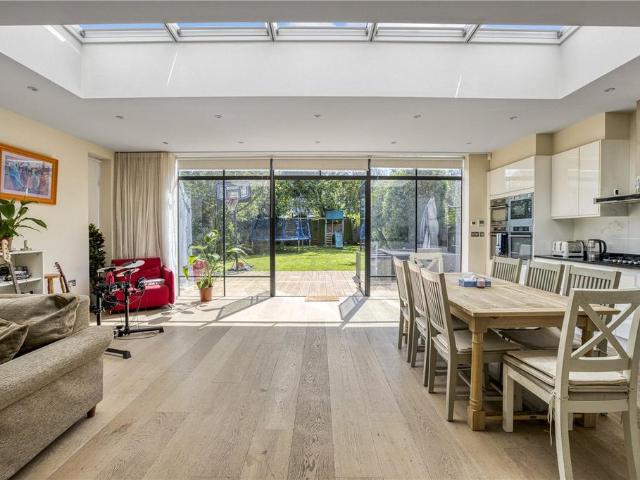 4 bedroom terraced house for sale