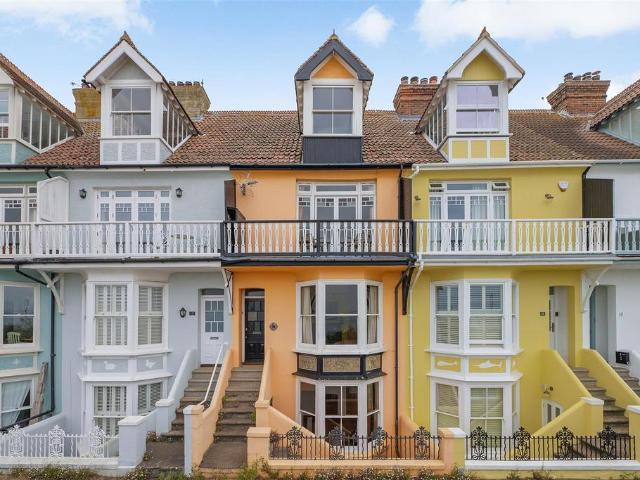 4 bedroom terraced house for sale