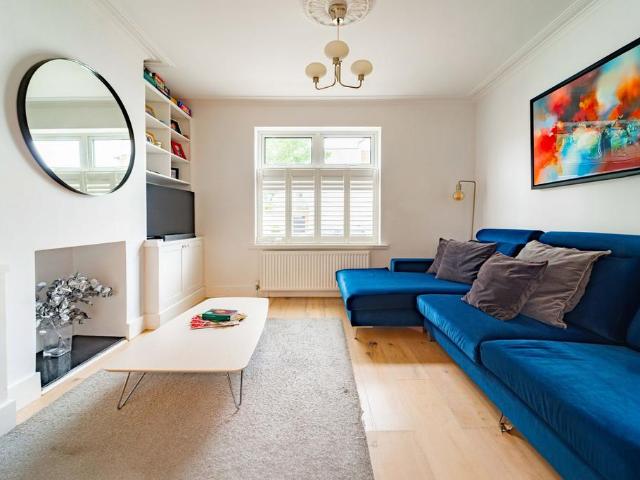 4 bedroom terraced house for sale