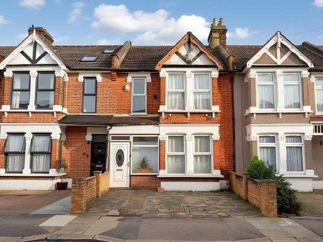 4 bedroom terraced house for sale