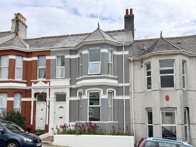 4 bedroom terraced house for sale