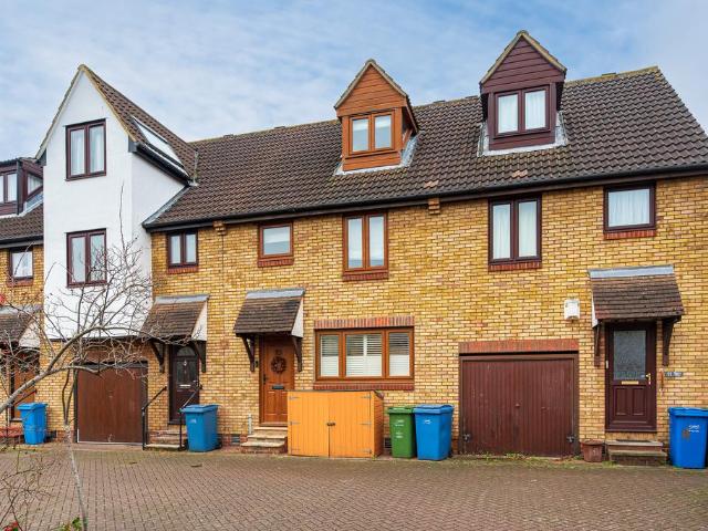 4 bedroom terraced house for sale