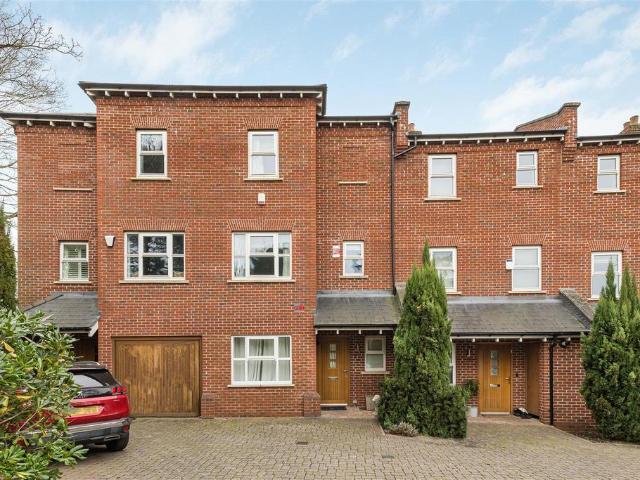 4 bedroom terraced house for sale