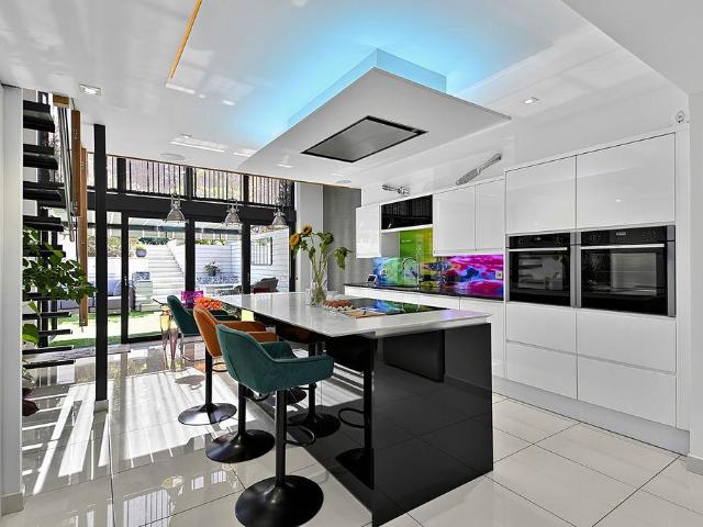 4 bedroom semi detached house for sale
