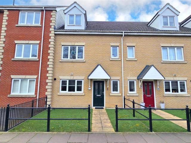 4 bedroom terraced house for sale