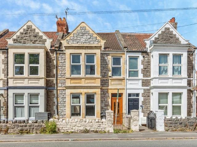 4 bedroom terraced house for sale
