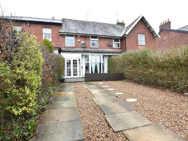 4 bedroom terraced house for sale