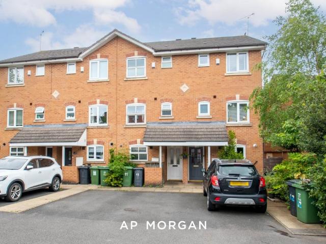 4 bedroom terraced house for sale