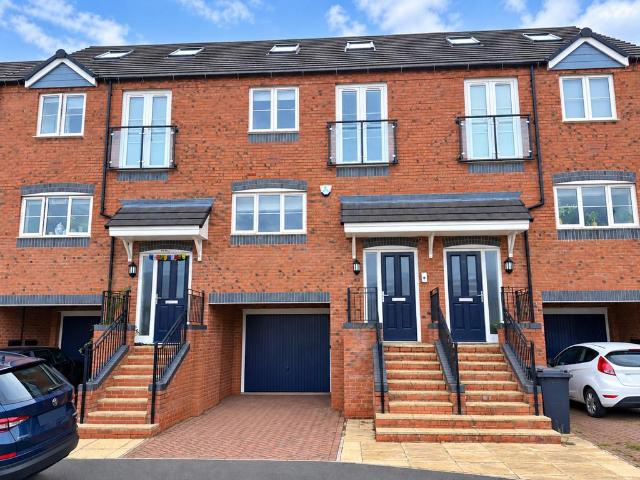 4 bedroom terraced house for sale