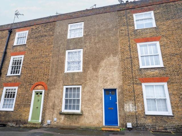 4 bedroom terraced house for sale