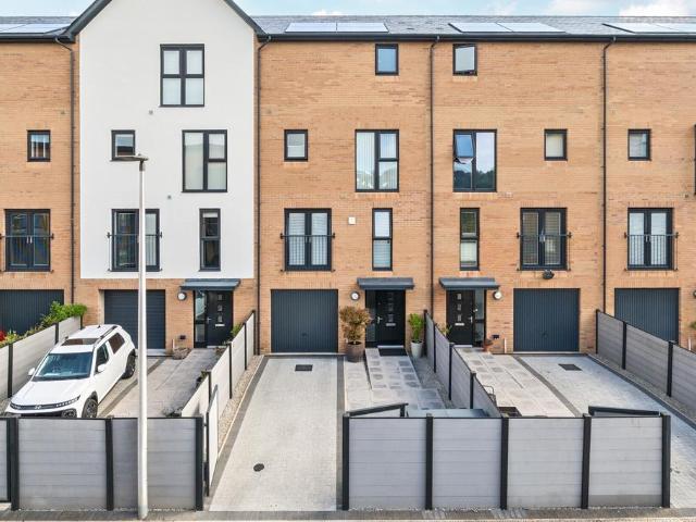 4 bedroom terraced house for sale