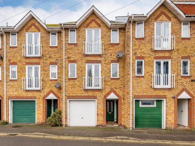 4 bedroom terraced house for sale