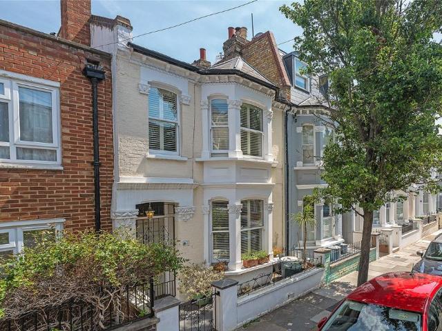 4 bedroom terraced house for sale