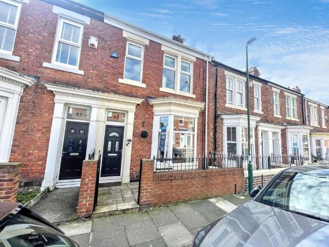 4 bedroom terraced house for sale
