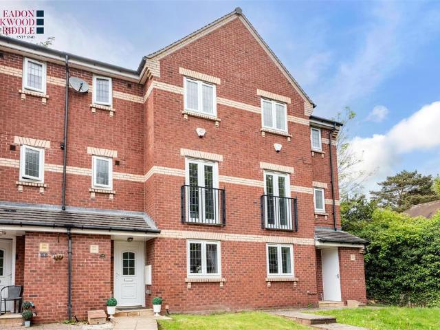 4 bedroom terraced house for sale