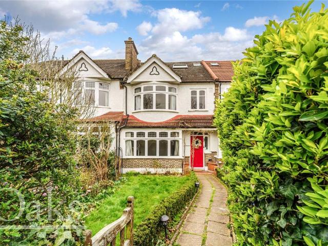 4 bedroom terraced house for sale
