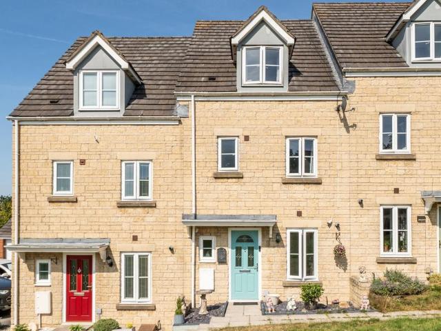 4 bedroom terraced house for sale