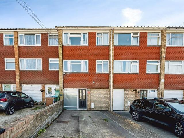 4 bedroom terraced house for sale