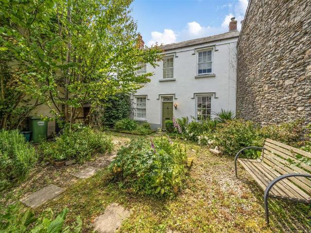4 bedroom terraced house for sale