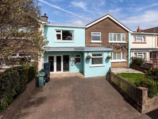 4 bedroom terraced house for sale