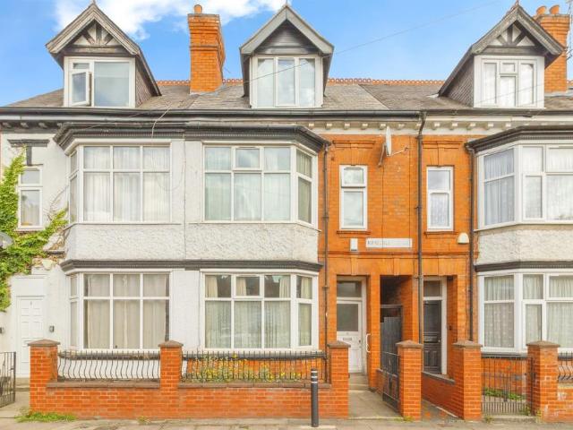 4 bedroom terraced house for sale