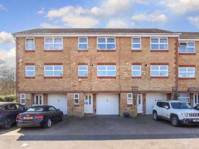 4 bedroom terraced house for sale